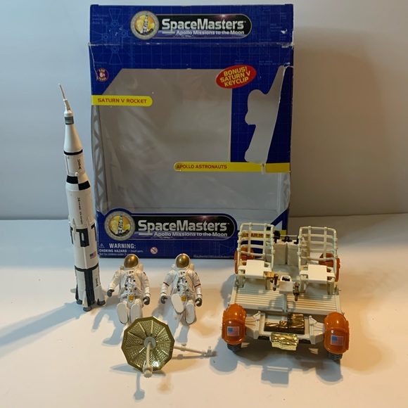 SpaceMasters | Toys | Spacemasters Apollo Missions To The Moon Saturn V ...